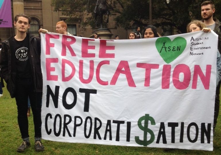 Students protest Government cuts to higher education funding – Catalyst
